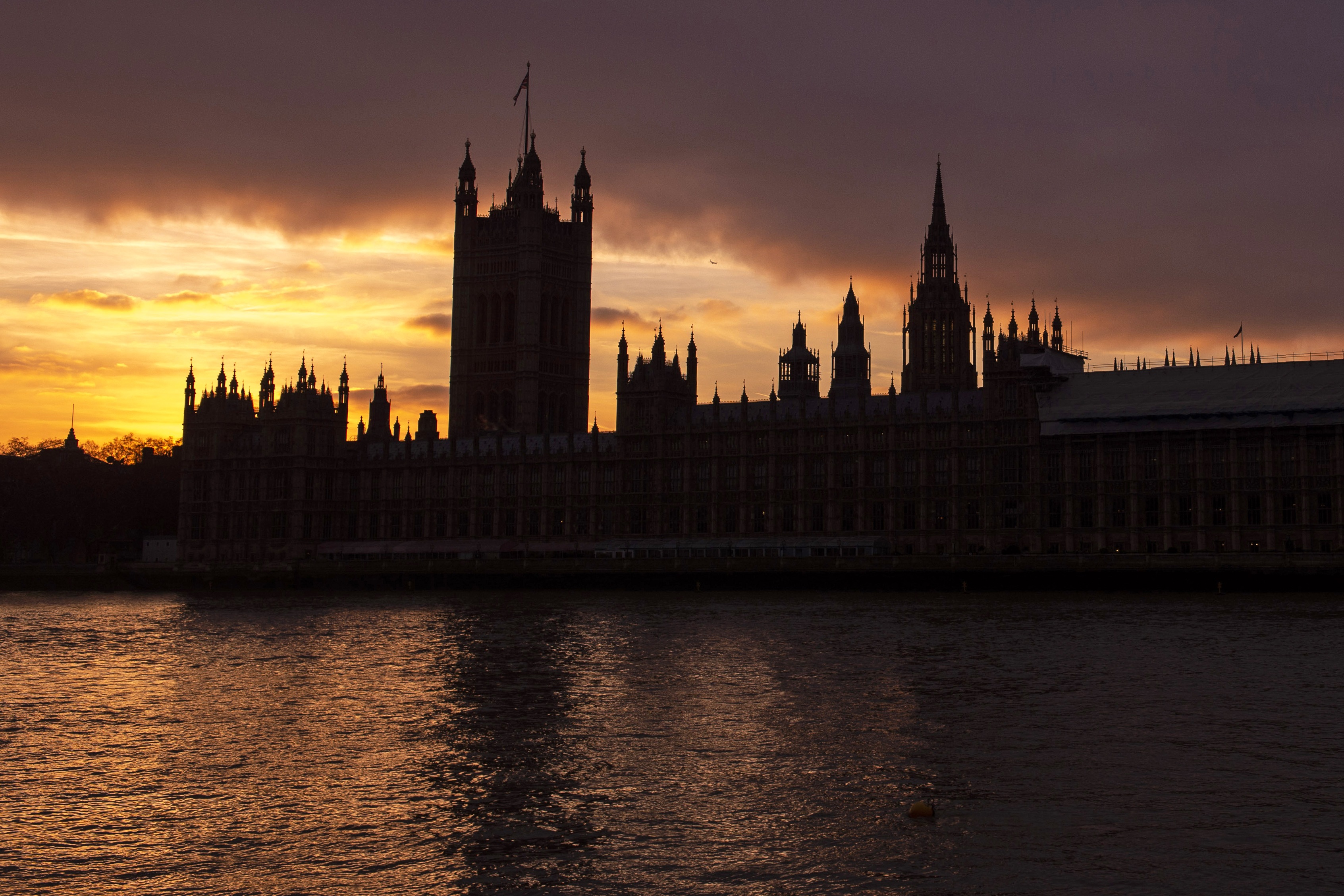 Siliconeer | Pound gains amid Brexit morass as bank earnings boost Wall ...